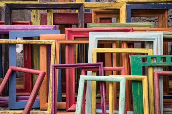 30 Creative Uses For Picture Frames (Missing Parts and All!)